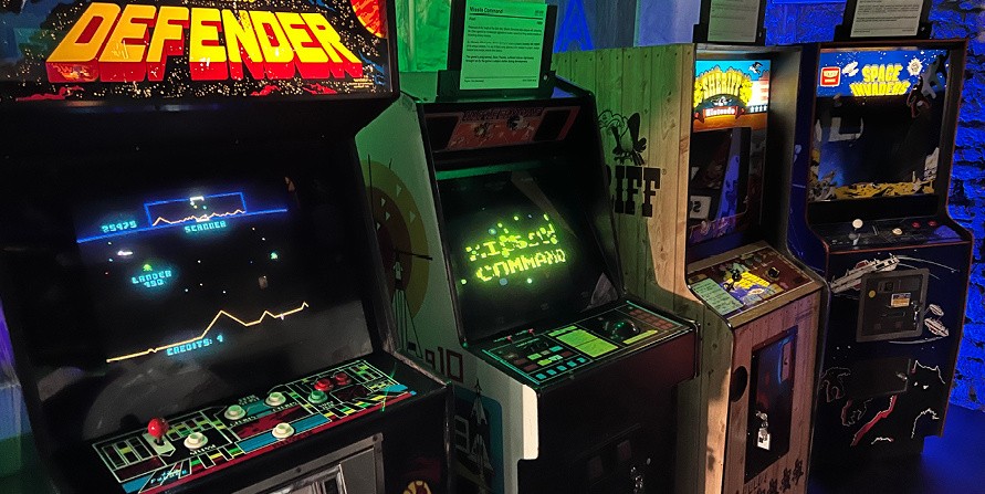 Retro YouTuber Opens Up Brand New Arcade Museum In The UK | Time Extension