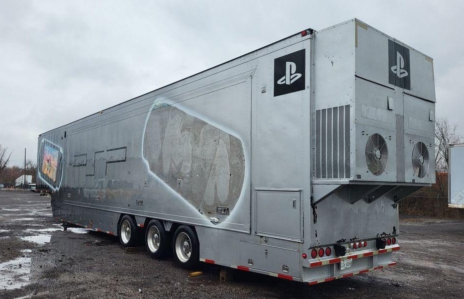 The 2006 "PlayStation Experience" Trailer Can Be Yours For $70,000 ...