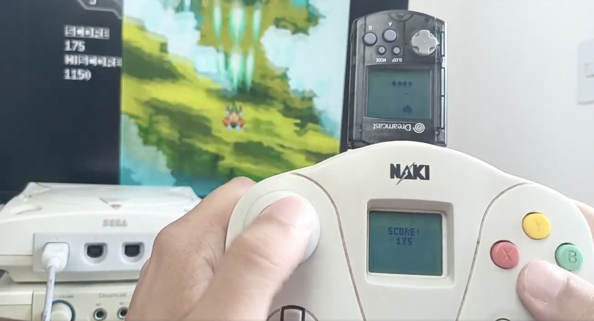 "Someone Finally Did It" - This Homebrew Dreamcast Game Uses Two VMU ...